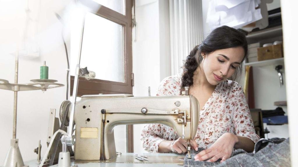 What Makes Tailored Clothes Different from Ready-Made Ones?